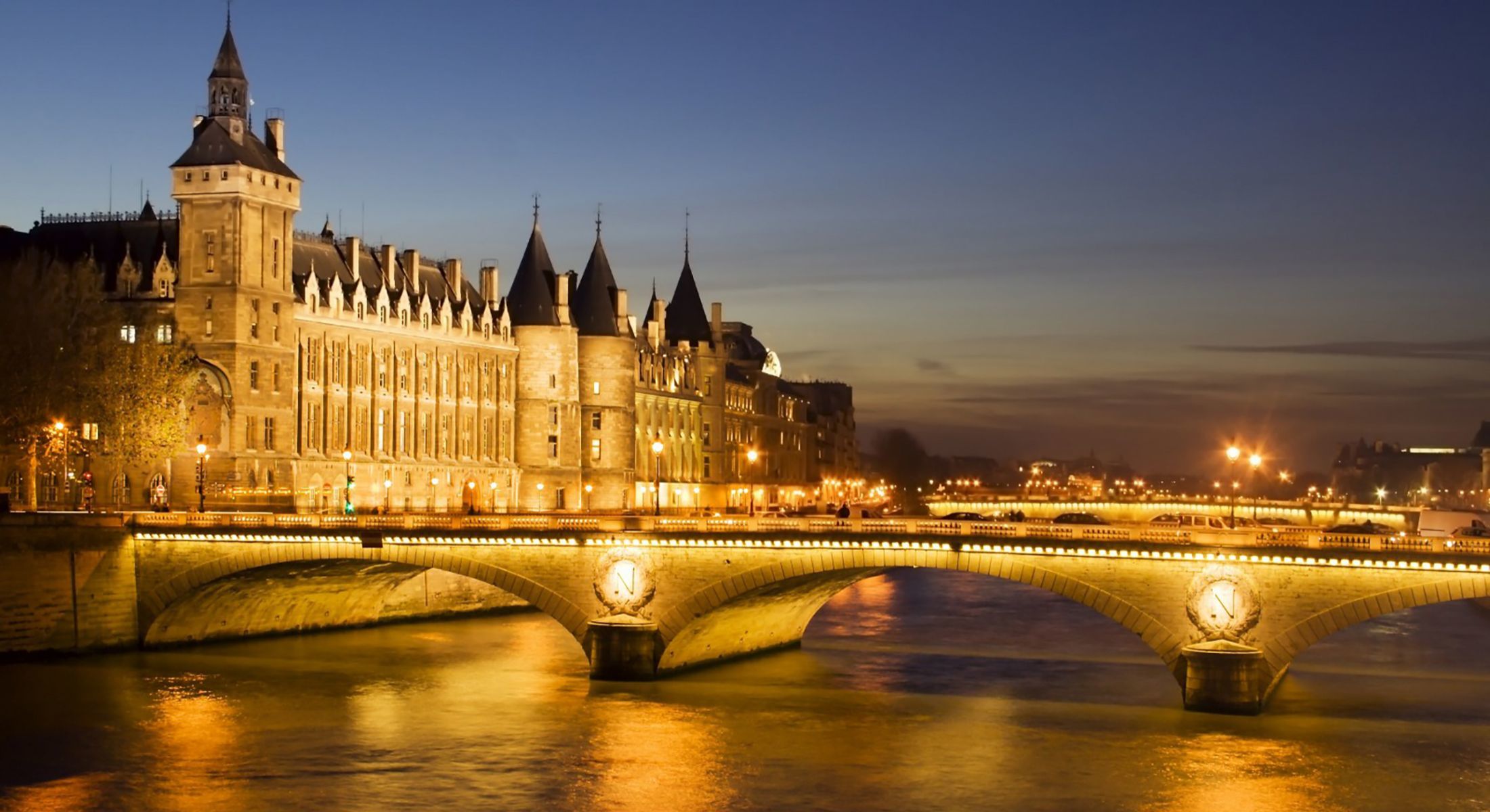 Hotel de Suez Paris ** | Hotel Paris La Sorbonne | OFFICIAL SITE